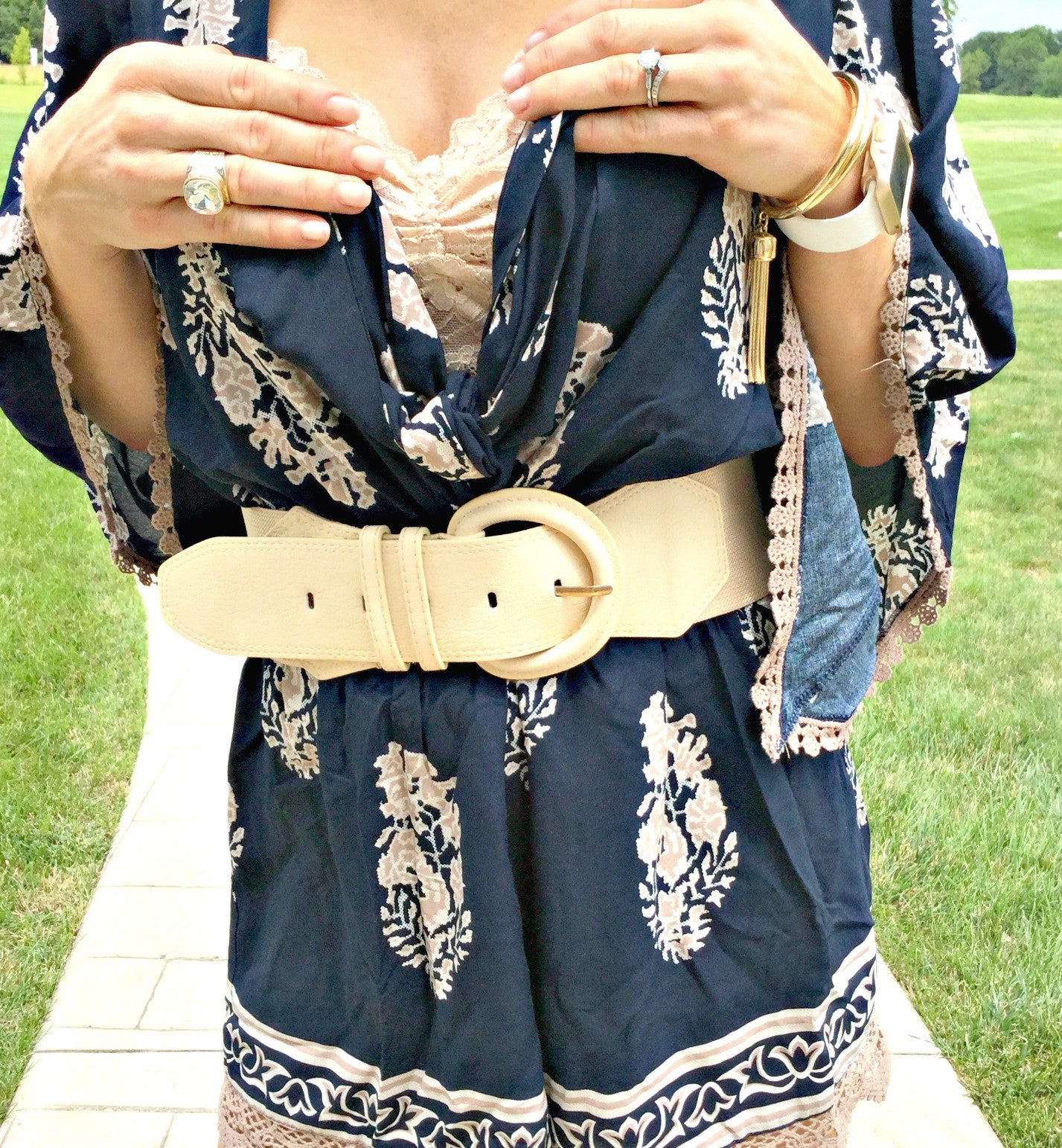 Go Figure Stretch Belt: Cream – Closet Runway Boutique